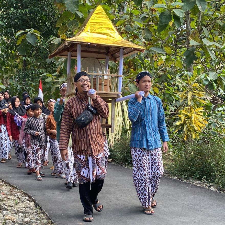 Merti Dusun Kedungtangkil: Merawat Tradisi dengan Khidmat dalam Balutan ...
